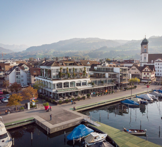 Place of extraordinary adventure and gastronomy | Marina Lachen SZ ...
